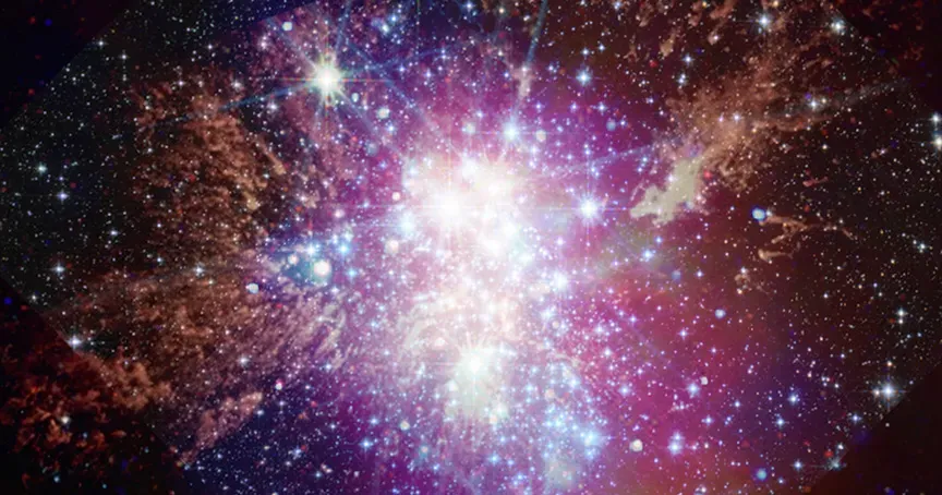 NASA показало зображення зоряного скупчення Westerlund 1, поєднавши ...