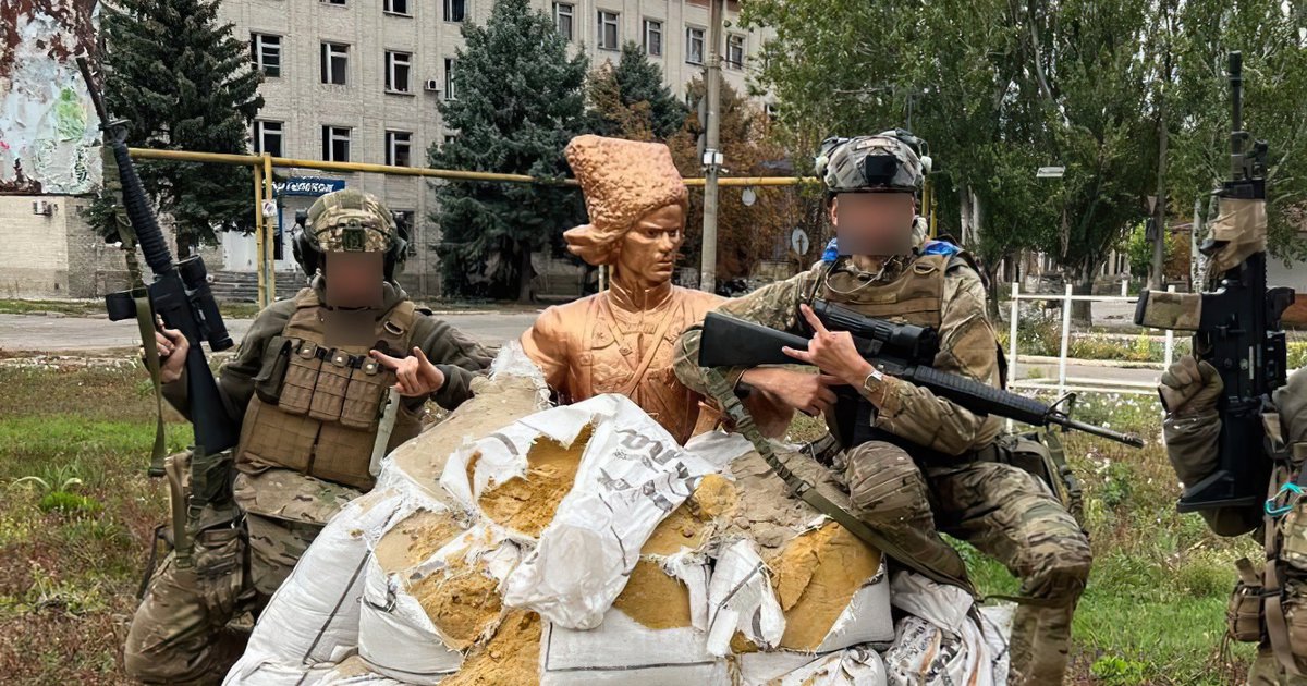 ЗСУ отримали на озброєння канадські штурмові гвинтівки Diemaco C7 (ФОТО ...